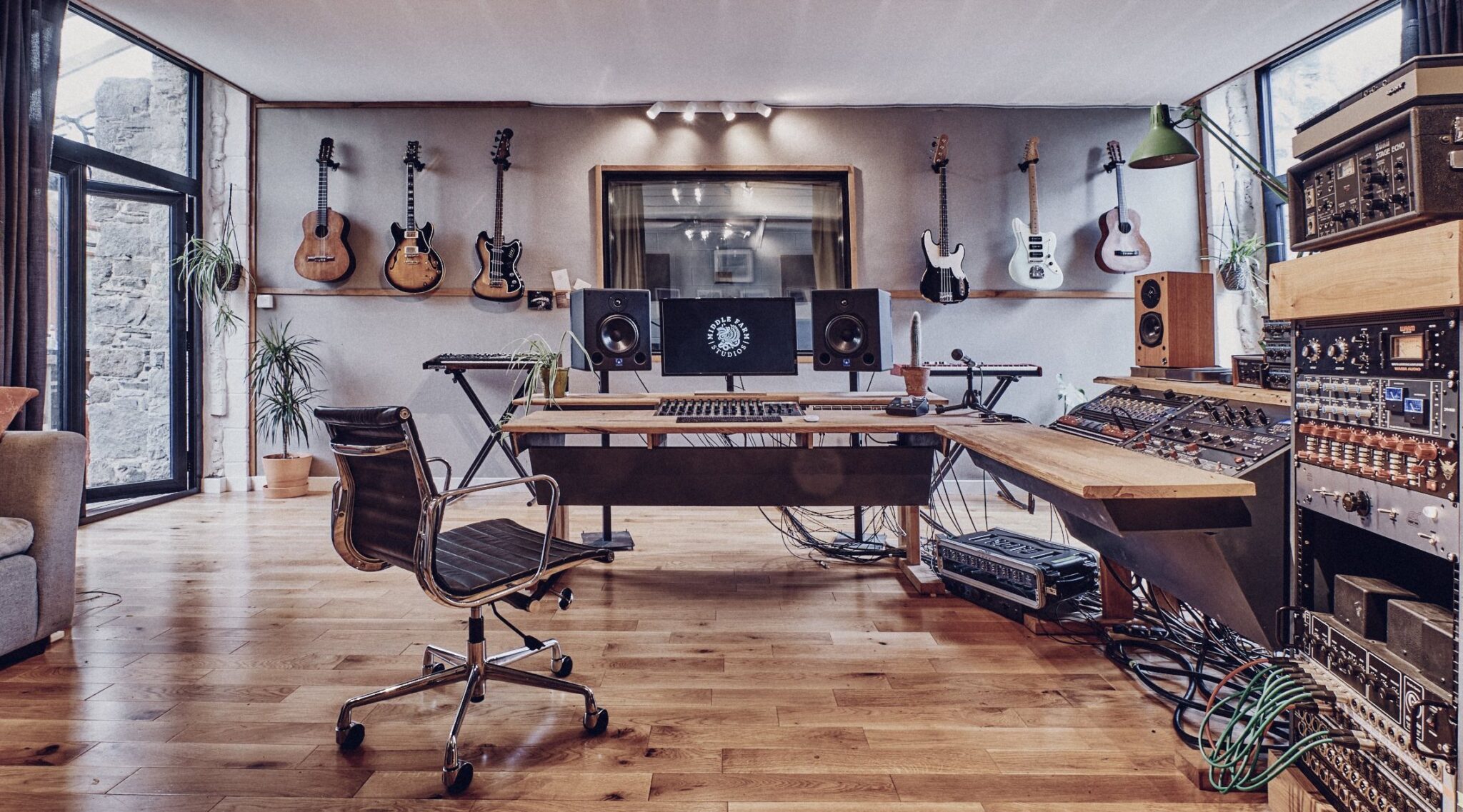 Quested V2108 Grille Cover - D and D | די אנד די